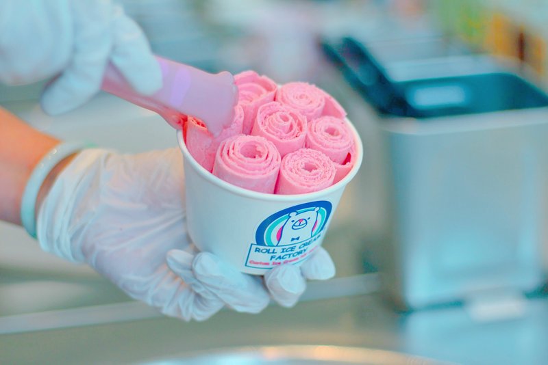 Original Roll Ice Cream Shop Opens In Kumamoto | Japan FEAST